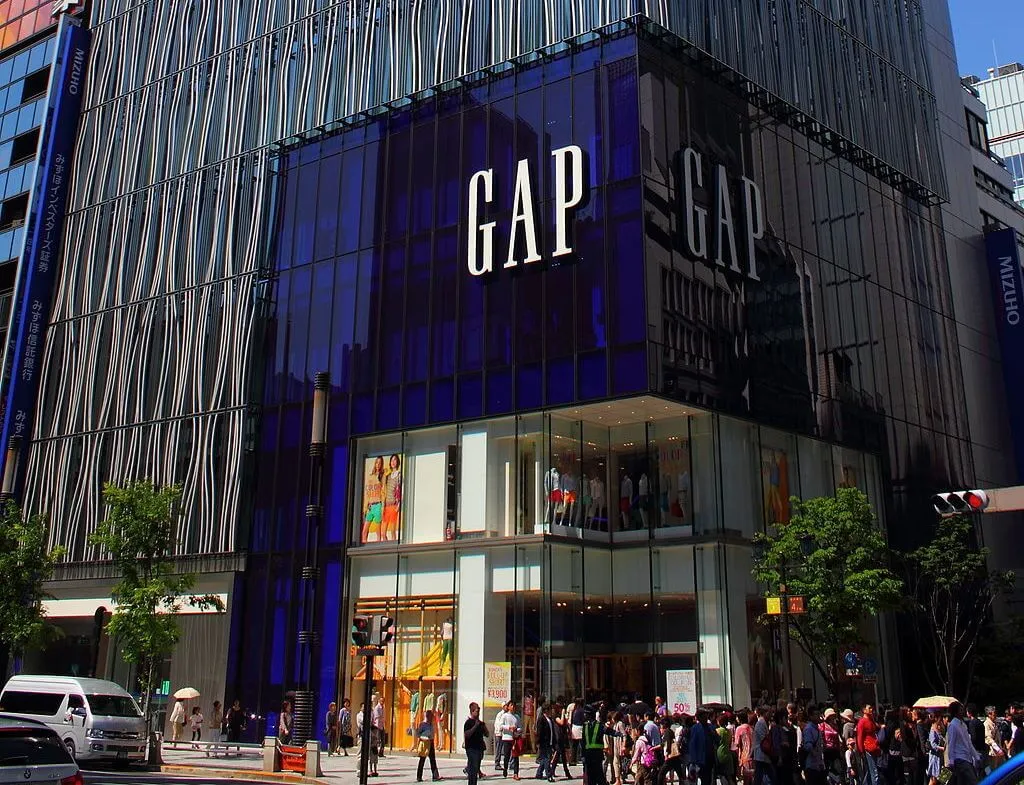 As A Result Of Declining Sales And A Shake-Up In The Executive Ranks, Gap Announces A Big Loss